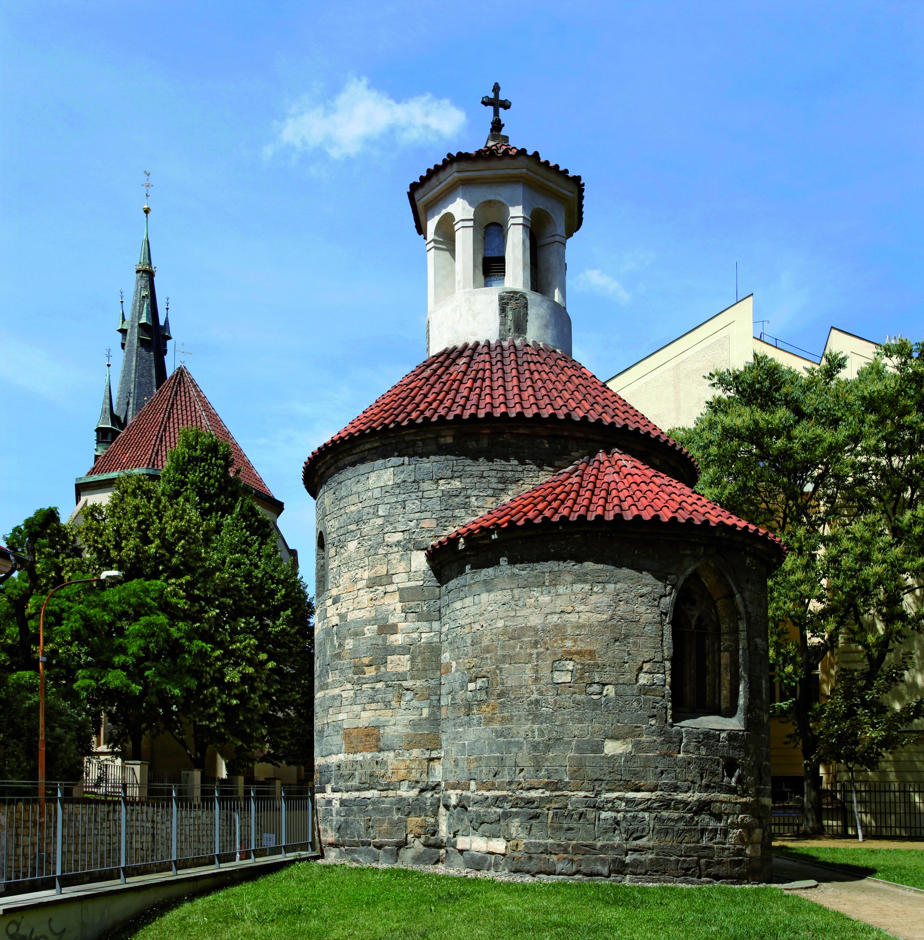 Rotunda sv. Longina | Encyklopedie Prahy 2
